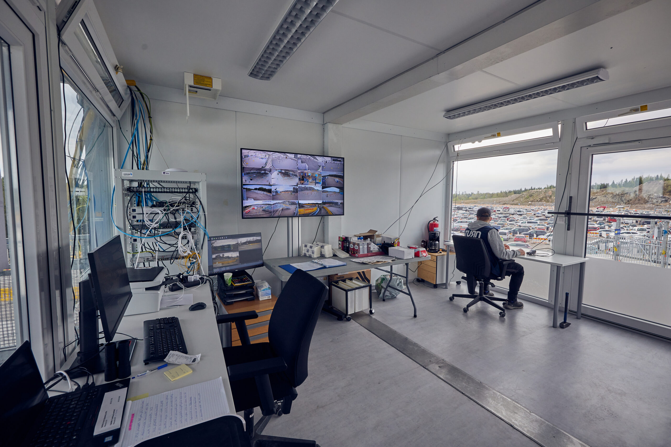 Apuna koordinoinnin keskiössä | Takana